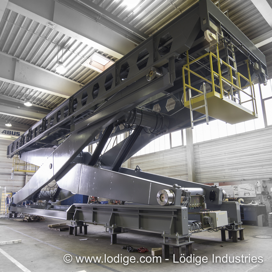 Two Lödige LorryLifts for the Logistic Center in Ingolstadt